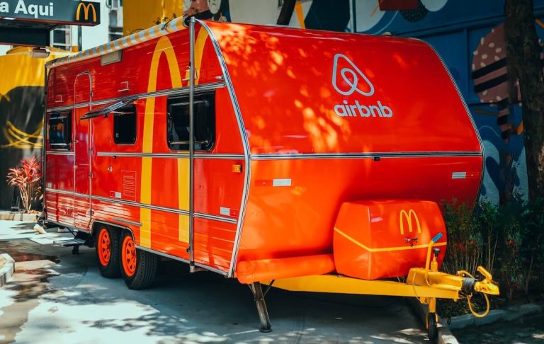 How to pay on Airbnb: Payment methods and FAQs - Getsby